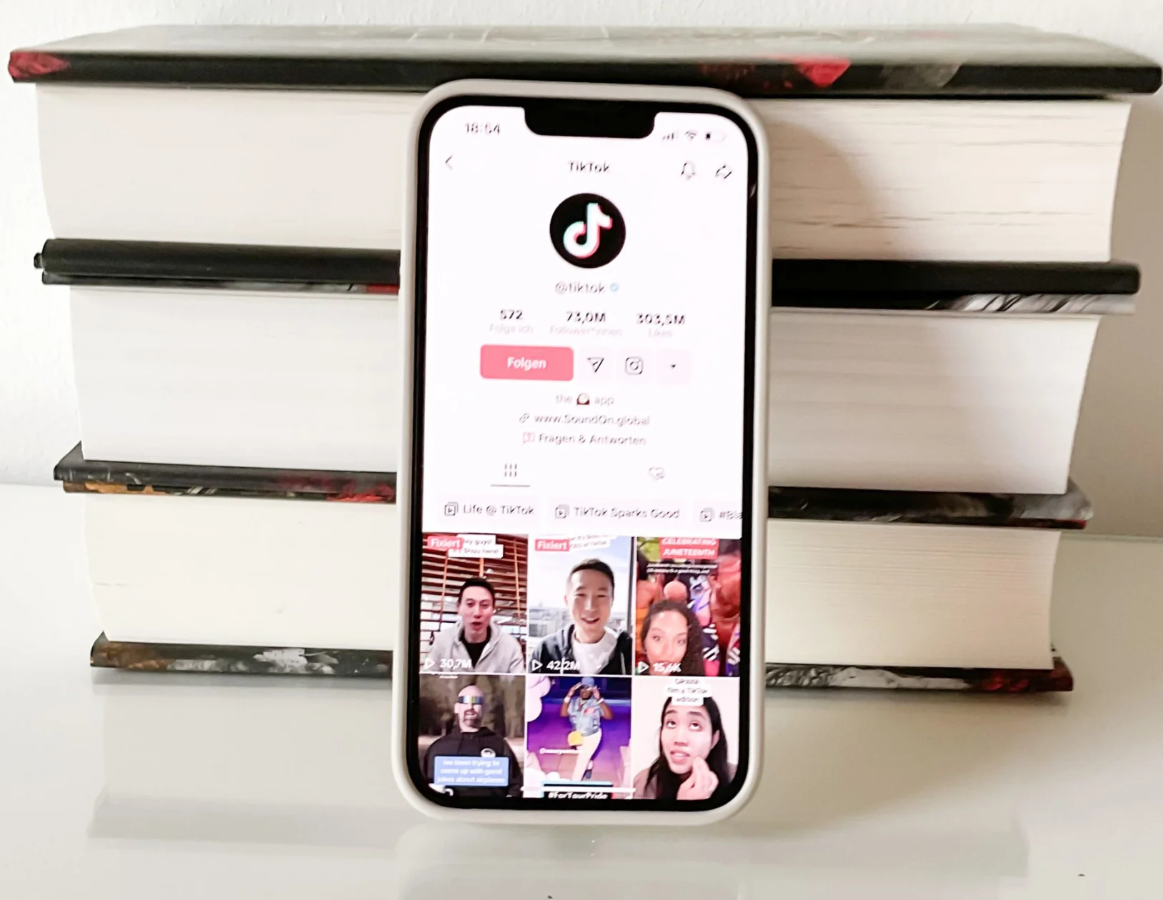 Von TBR bis SUB: Das bedeuten die BookTok-Abkürzungen • Buchtrunken