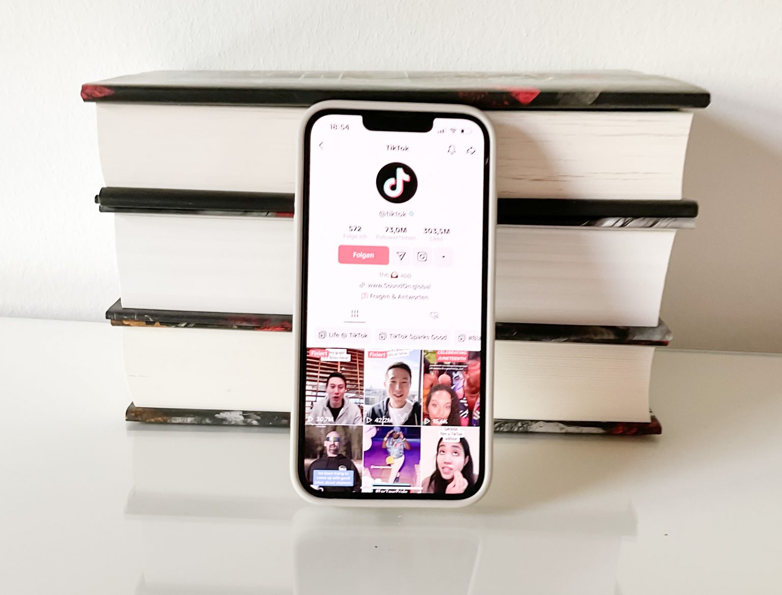 Von TBR bis SUB: Das bedeuten die BookTok-Abkürzungen • Buchtrunken